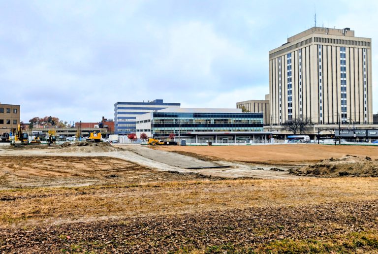 Progress Pics: Lakewood Common fills ‘The Pit’ – NEOtrans